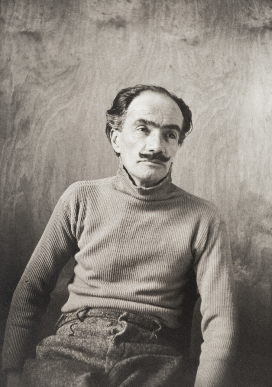 Avni Lifij’in fotoğrafları - Artam Antik A.Ş. Müzayede